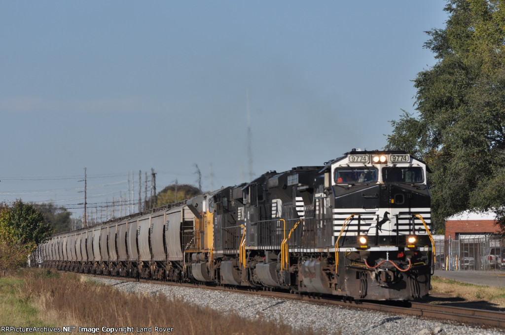 NS 9774 On NS 57 Q Eastbound